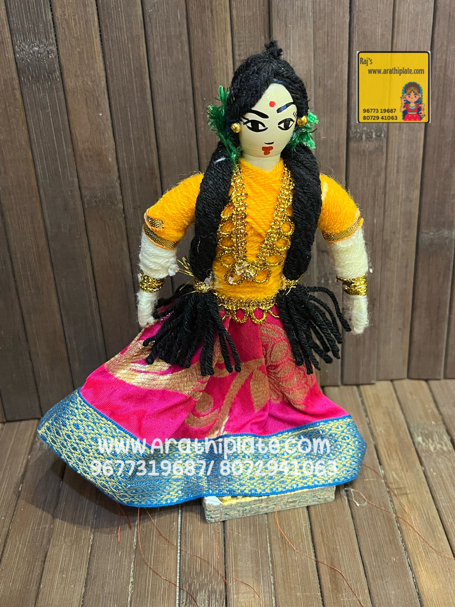 Mini thread doll – KnowHowArtCraft